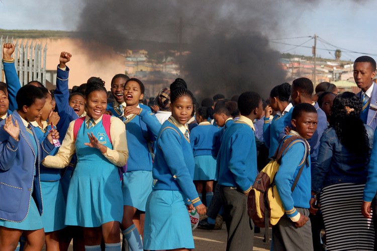 Uitenhage learners protest over teacher shortage | GroundUp Uitenhage learners protest over teacher shortage | GroundUp